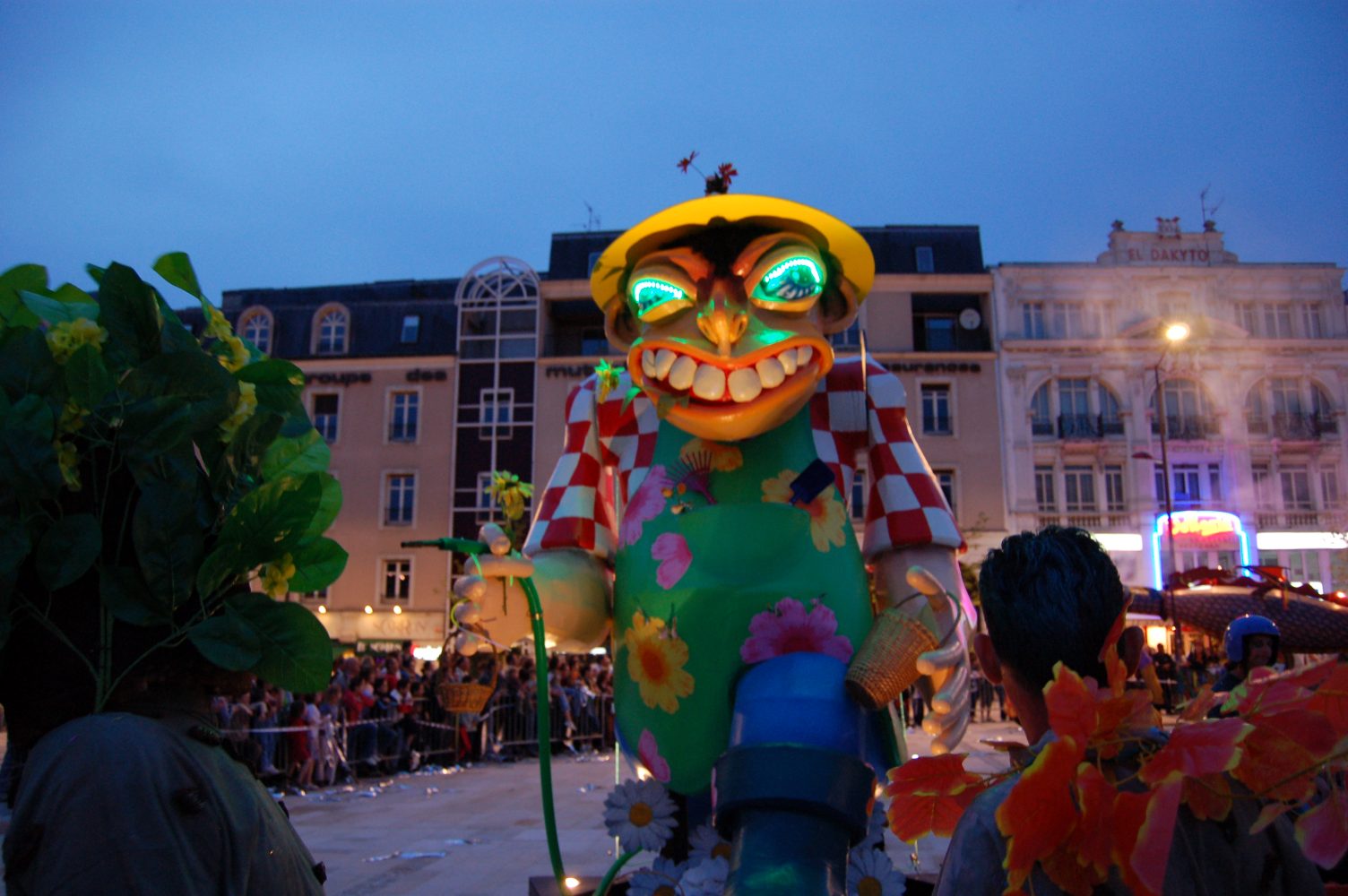 Chars Carnaval de la Compagnie Youplaboum - Compagnie Youplaboum ...