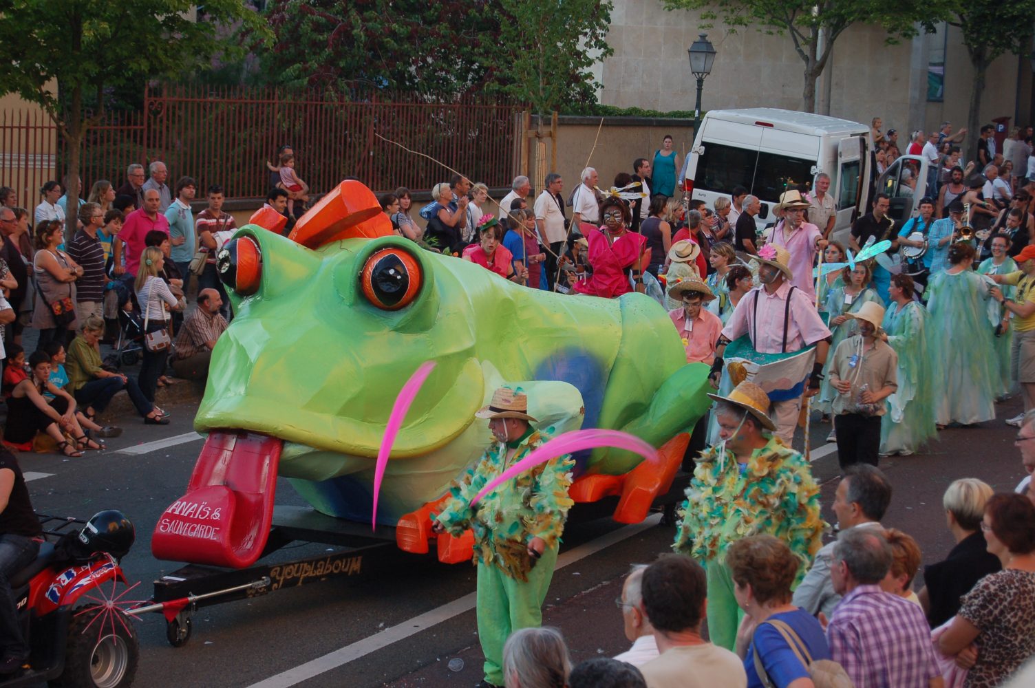 Chars Carnaval de la Compagnie Youplaboum - Compagnie Youplaboum ...